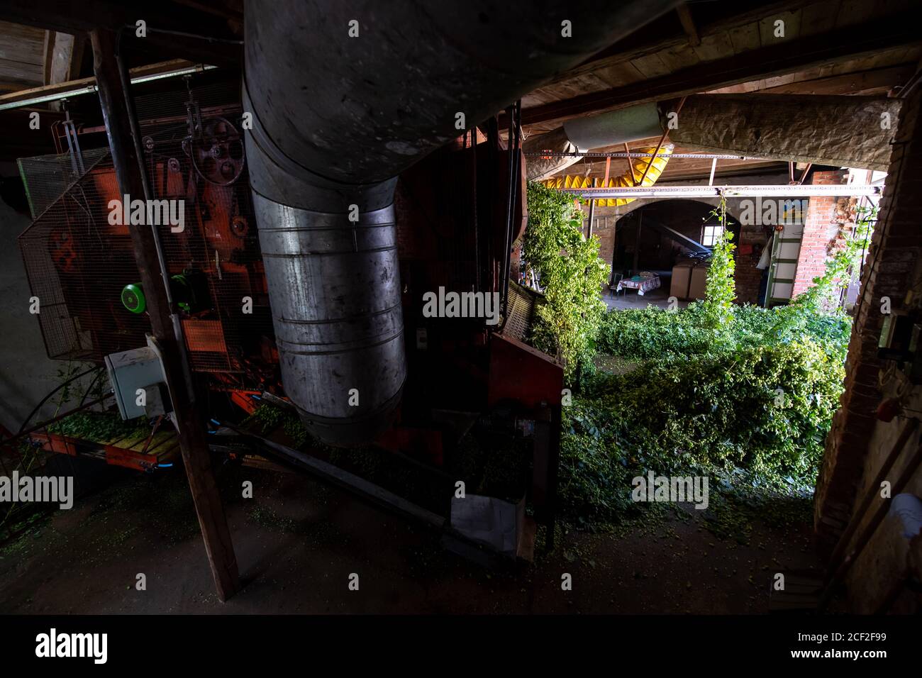 Hop picking machine hi-res stock photography and images - Alamy