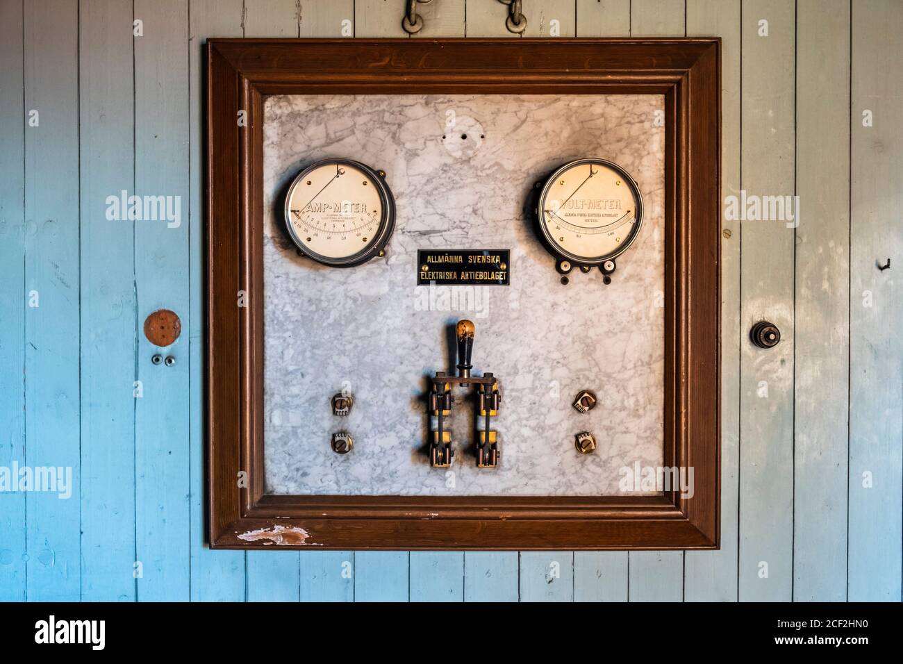 Antique vintage voltmeter hi-res stock photography and images - Alamy