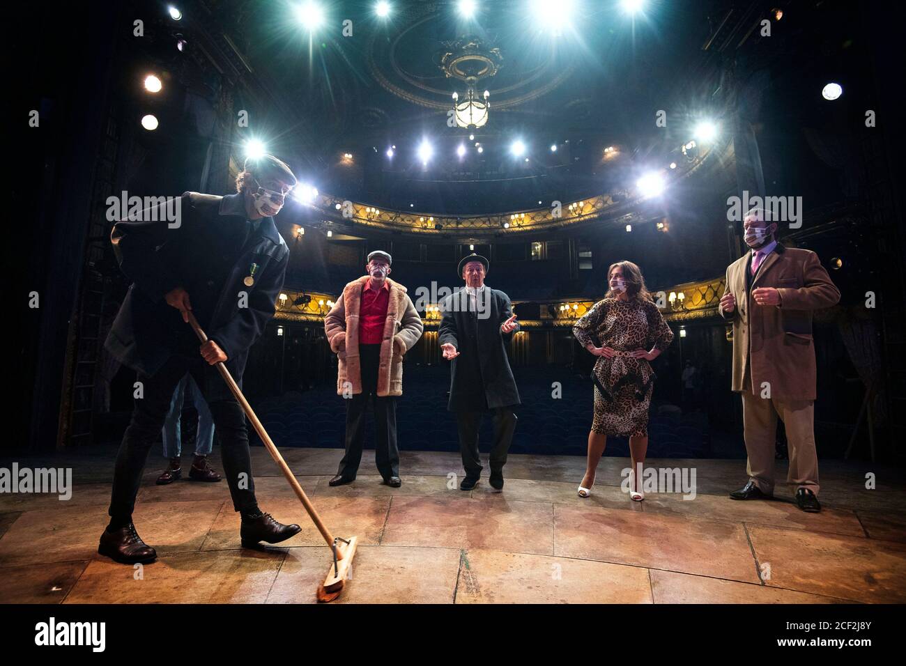 The cast of Only Fools and Horses The Musical on stage of the Theatre ...