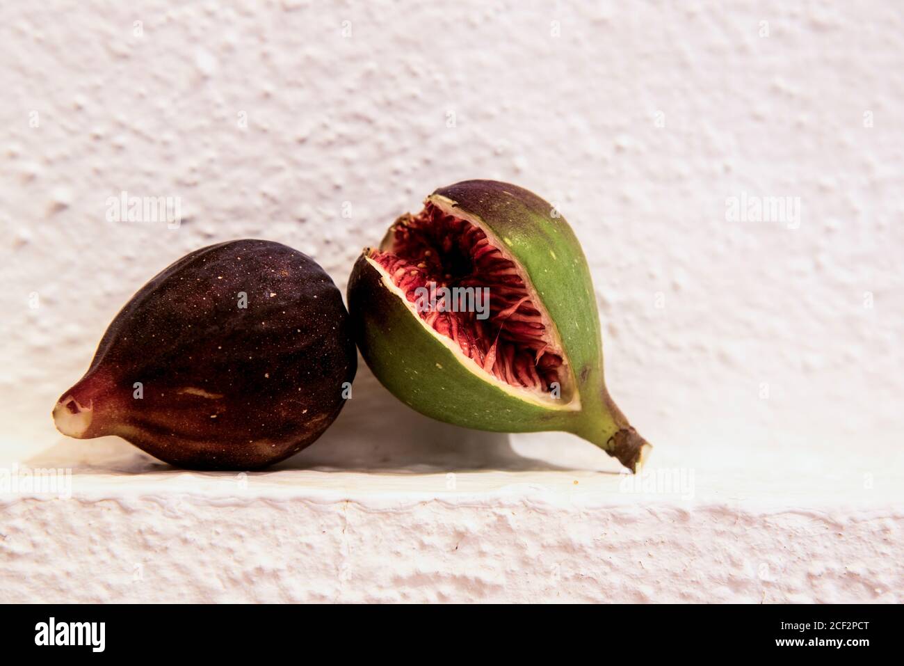 fresh ripe fig ready to eat Stock Photo - Alamy