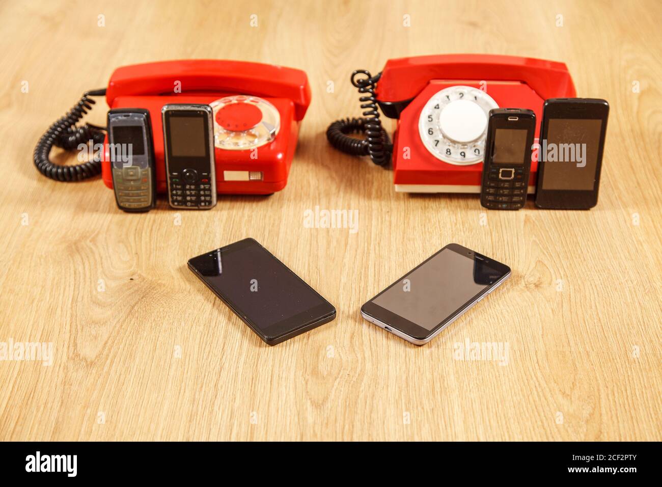 Photo of old telephone set hi-res stock photography and images - Alamy
