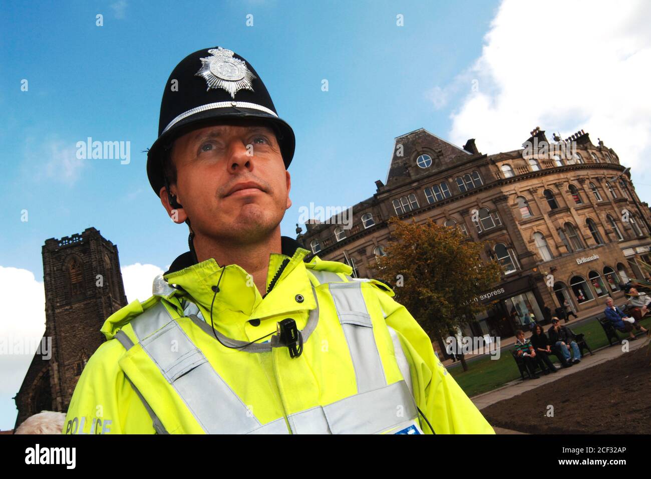 Policeman england yorkshire hi-res stock photography and images - Alamy