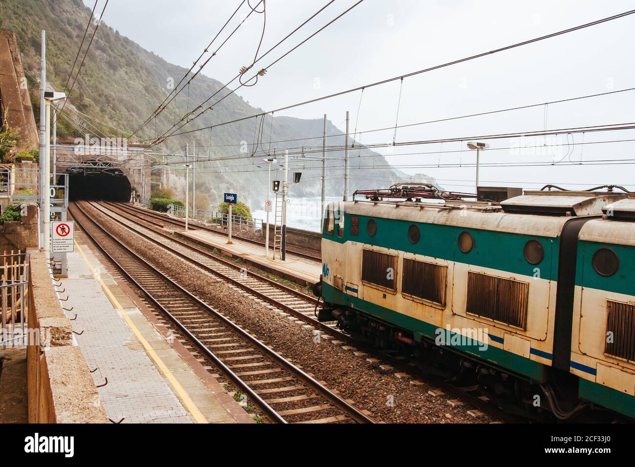 Corniglia station train in hi-res stock photography and images - Alamy