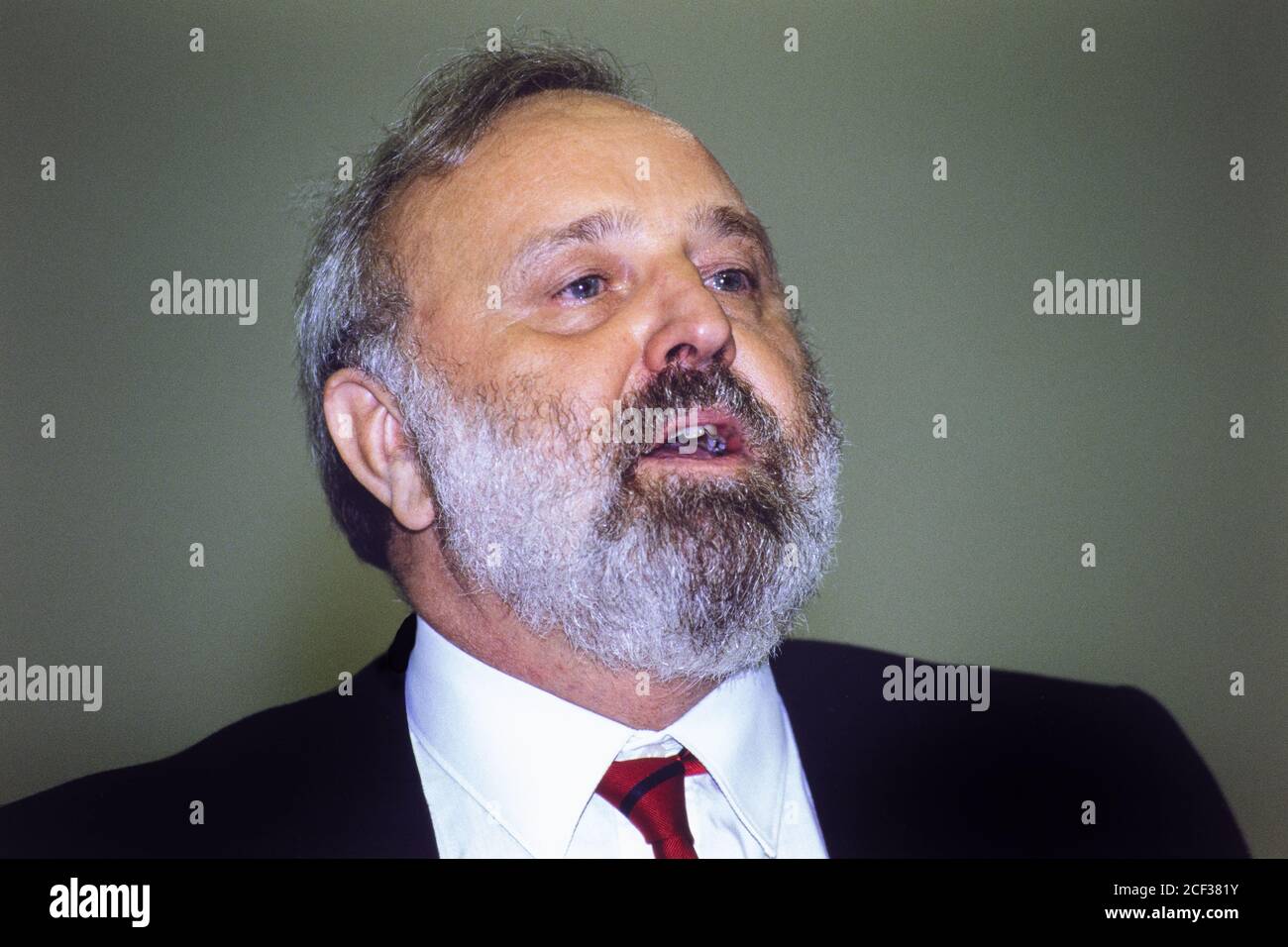 Frank Dobson MP speaking at the Labour Party Conference in Brighton. 01 ...