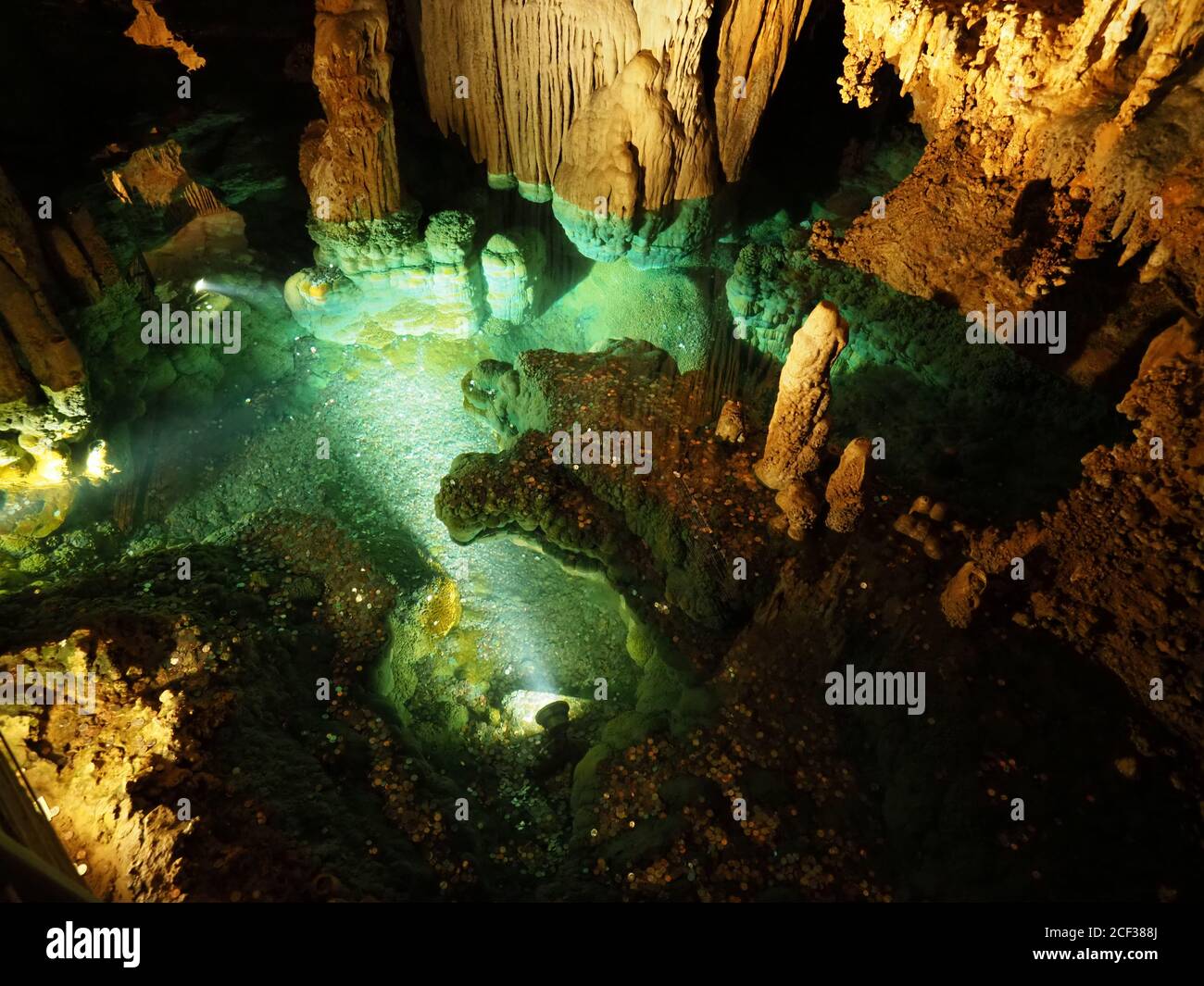 Shenandoah valley caves hi-res stock photography and images - Alamy