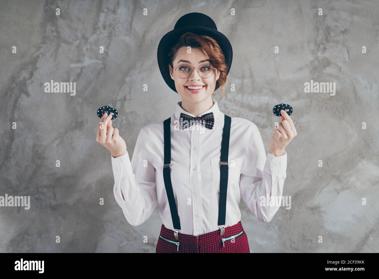 Female croupier hi-res stock photography and images - Alamy