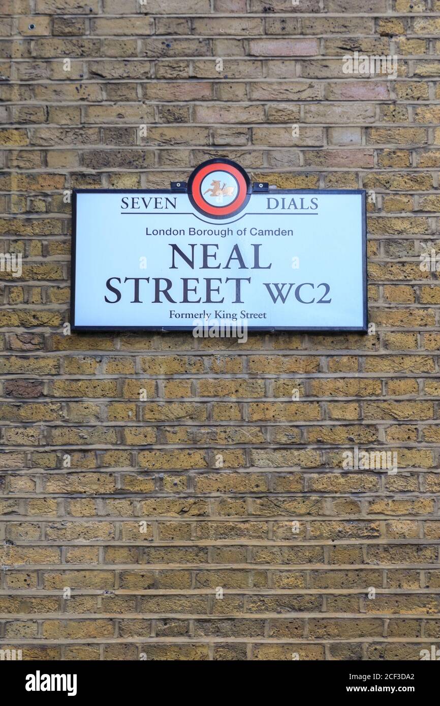 Road signs london england directions hi-res stock photography and ...