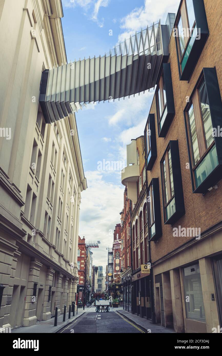 The Bridge of Aspiration by Wilkinson Eyre, glass walkway between Royal ...