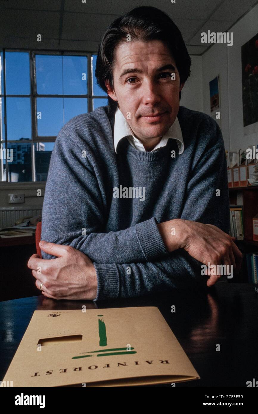 Jonathon Porritt interview portrait at Friends of The Earth, Underwood ...