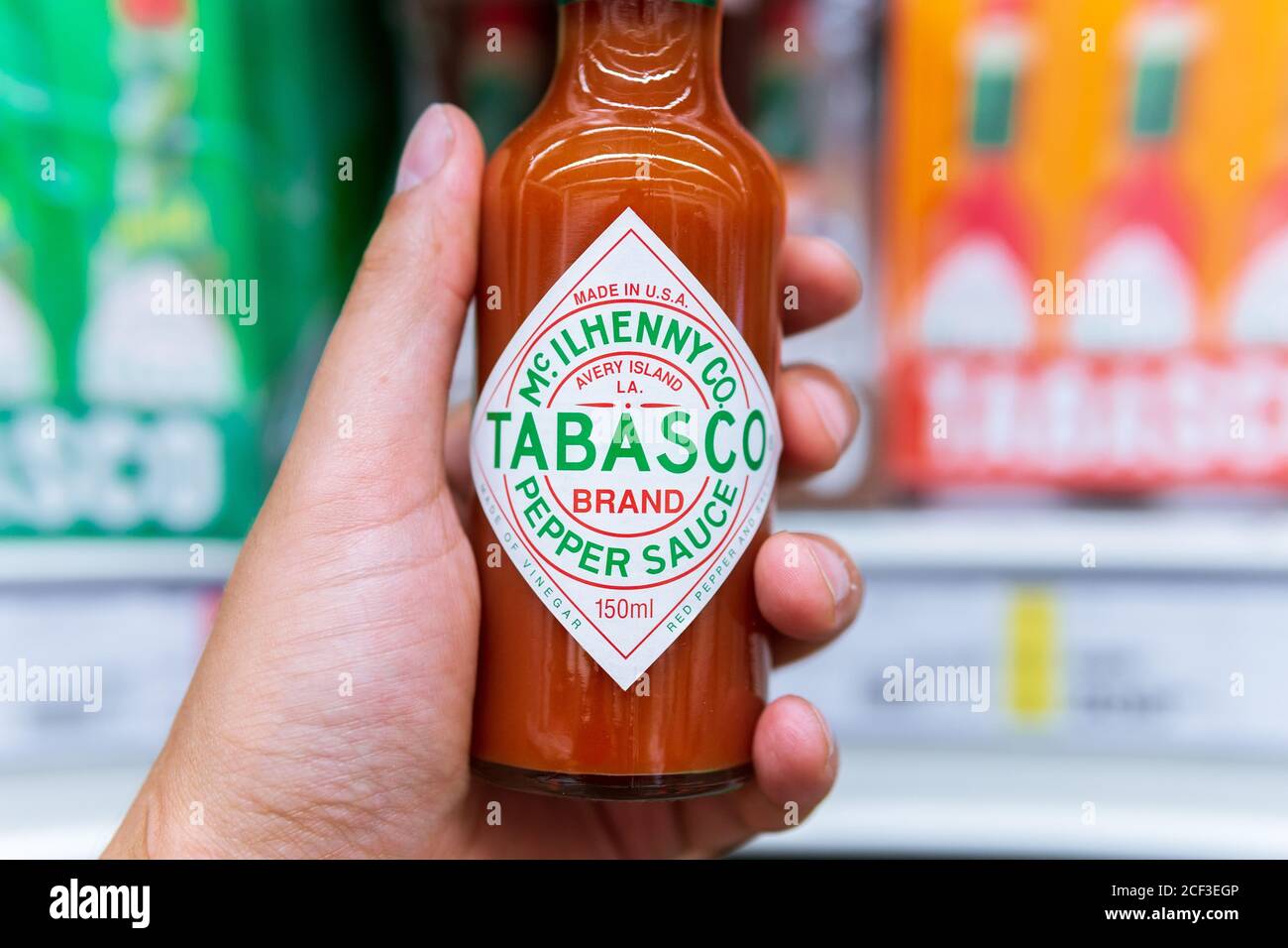 Tabasco sauce bottle hi-res stock photography and images - Alamy