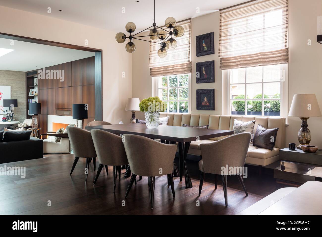 Room with modern windows hi-res stock photography and images - Alamy