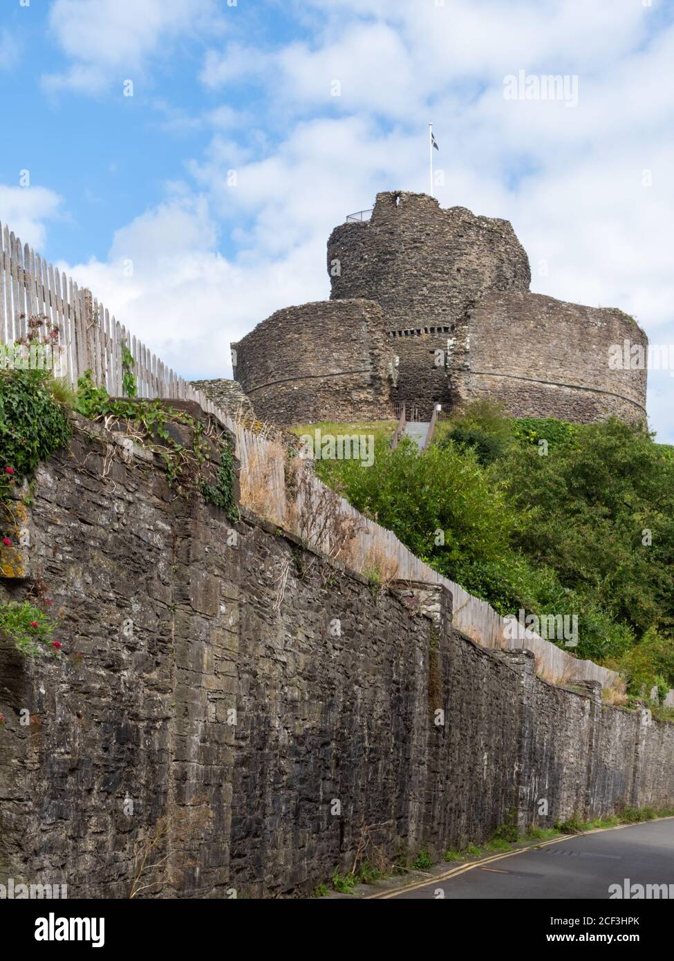 Launceston castle hi-res stock photography and images - Alamy