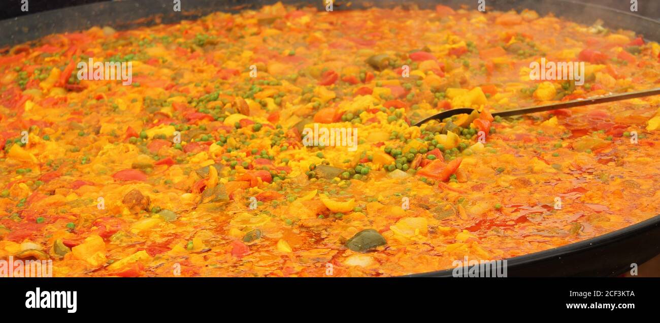 Paella being cooked hi-res stock photography and images - Alamy