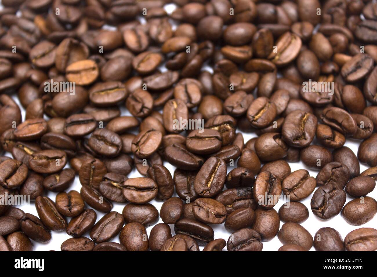 Scattered coffee beans hi-res stock photography and images - Alamy