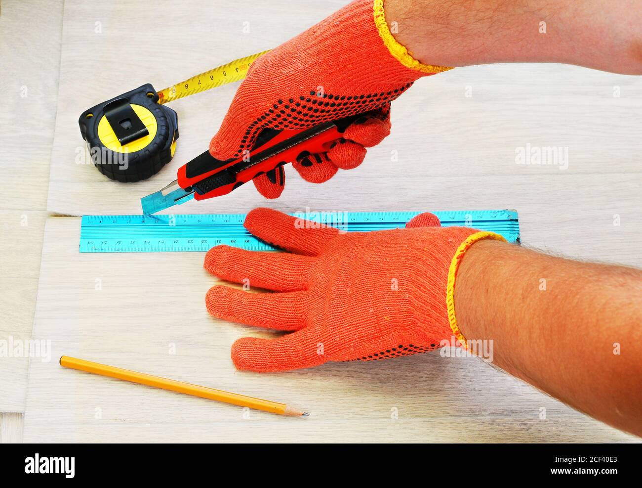 Cutting the tape hi-res stock photography and images - Alamy