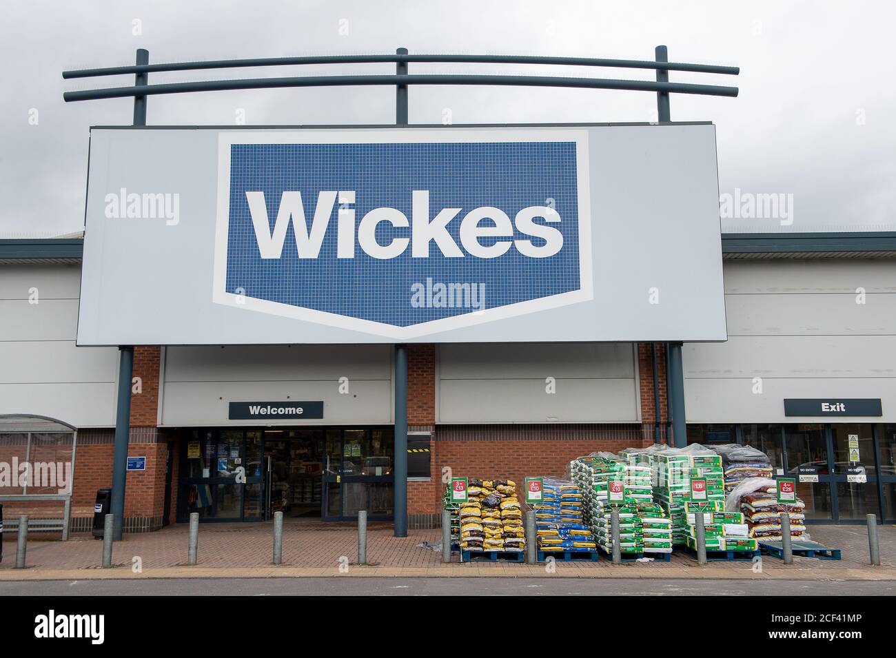 Slough, Berkshire, UK. 3rd September, 2020. A Wickes store in Slough ...