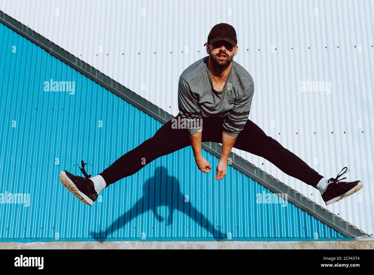 Modern dance barefoot jump hi-res stock photography and images - Alamy