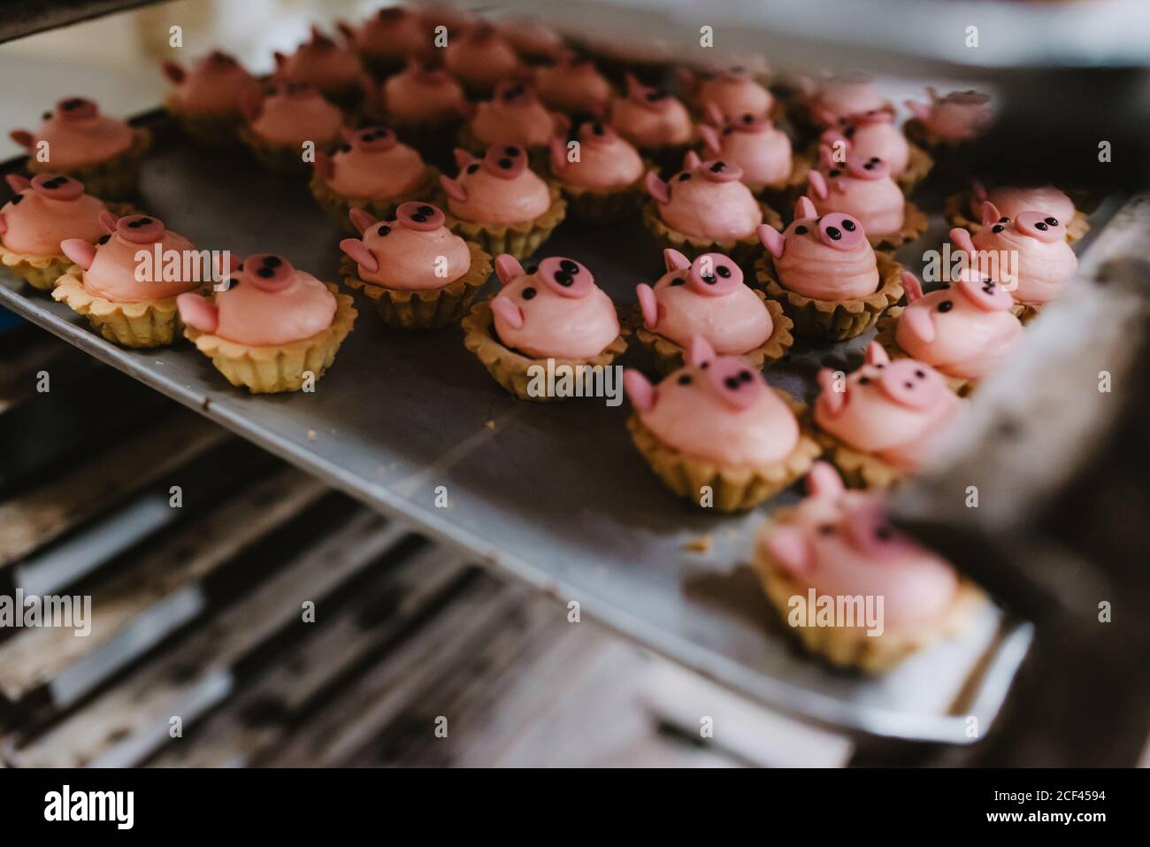 Pig rack hi-res stock photography and images - Alamy