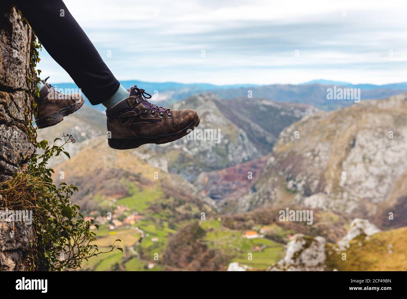 Plain legs hi-res stock photography and images - Alamy