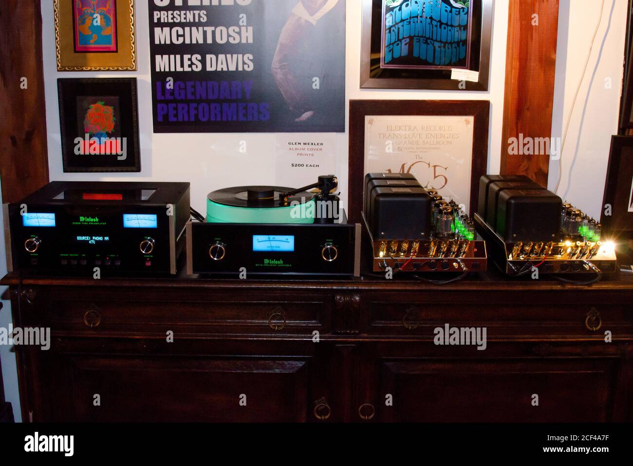 Mcintosh stereo hi-res stock photography and images - Alamy