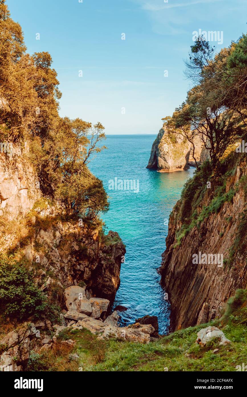 Cleft rock formation hi-res stock photography and images - Alamy