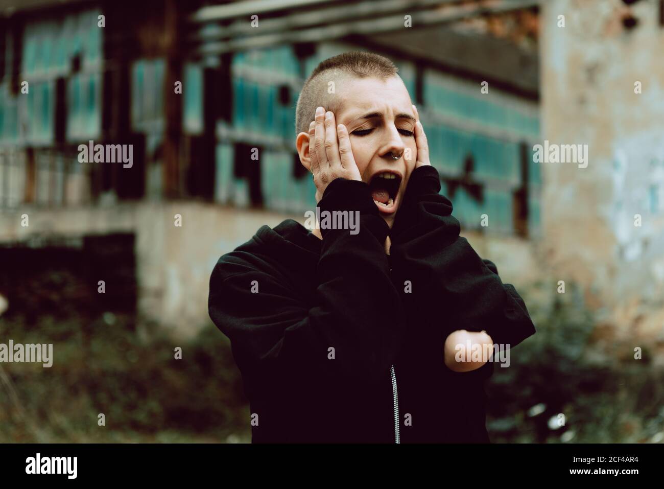 Mad Woman screaming on street Stock Photo - Alamy