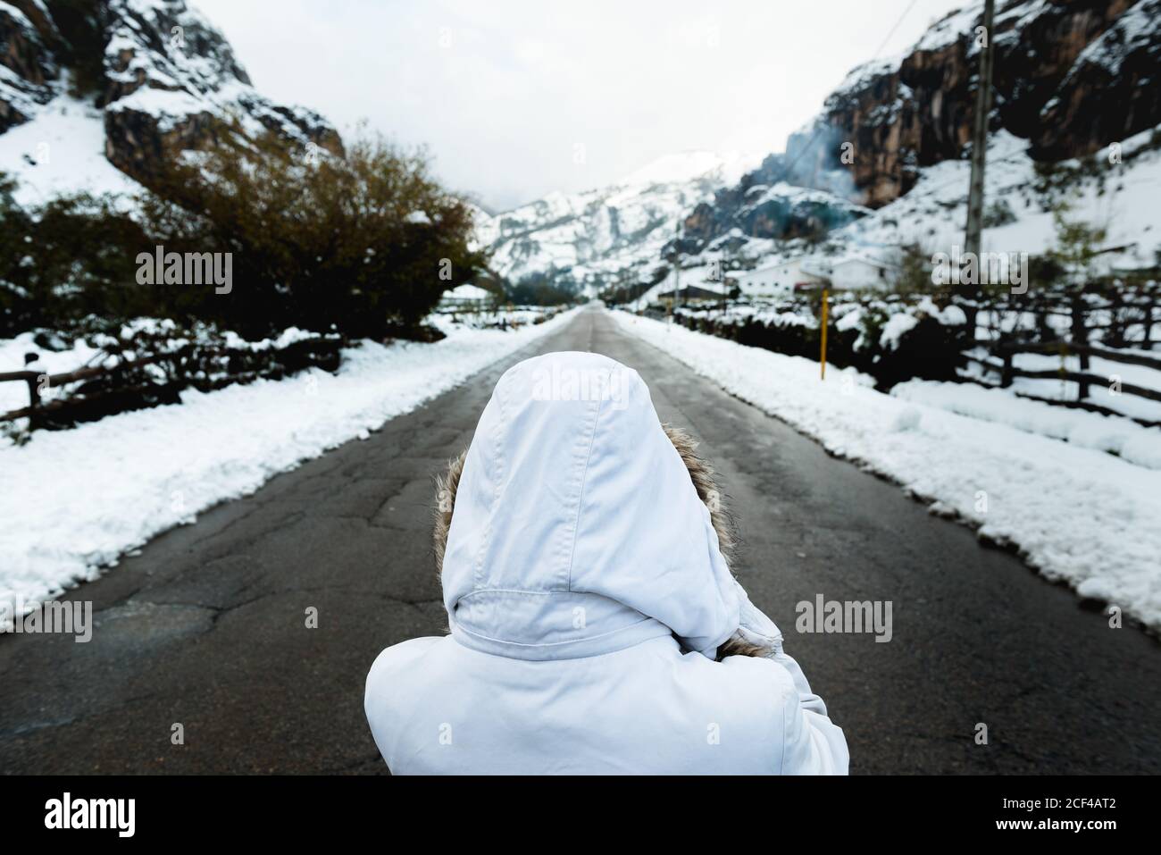 Faceless person in white hi-res stock photography and images - Alamy