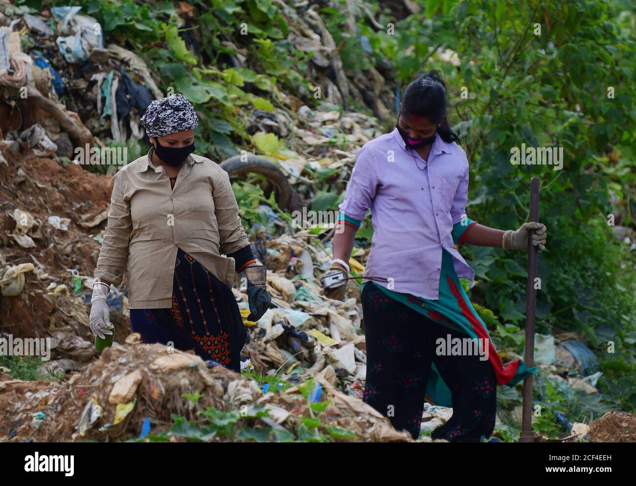 Rag picker india hi-res stock photography and images - Alamy