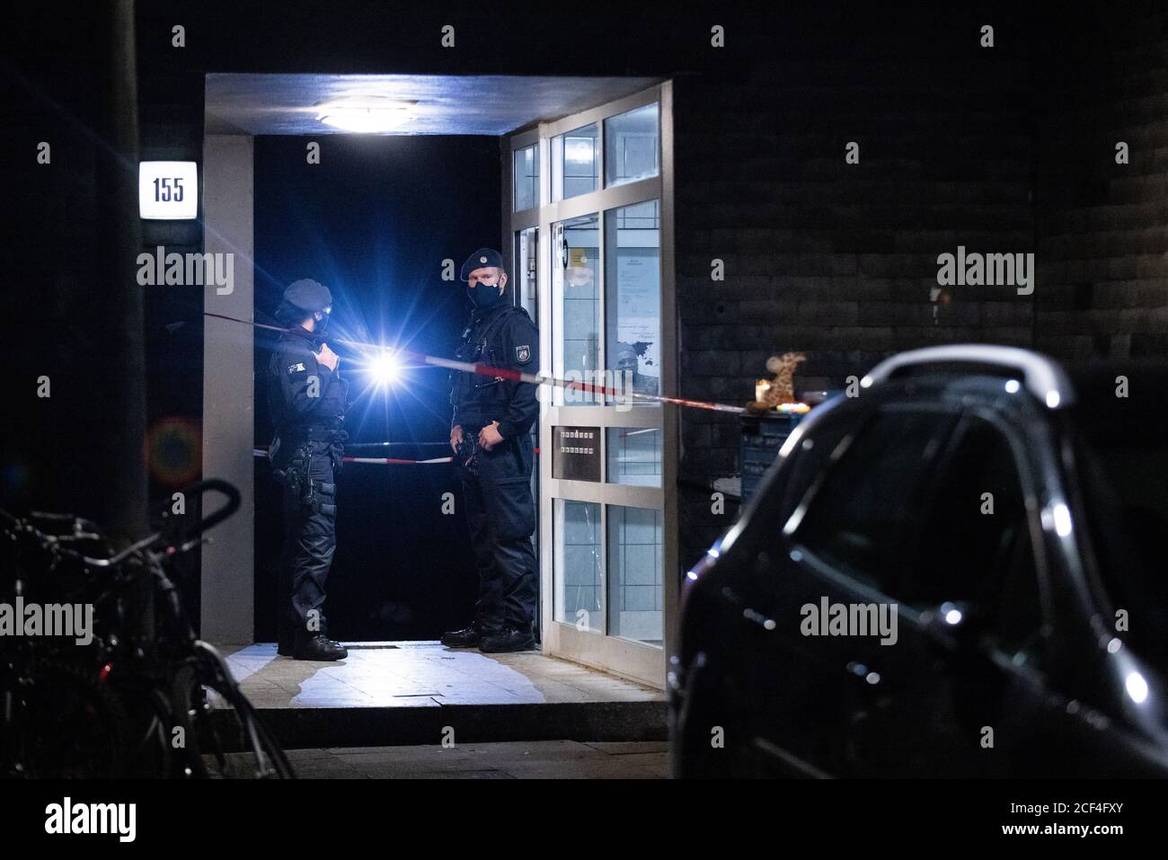 Solingen, Germany. 03rd Sep, 2020. Police officers are standing in the ...