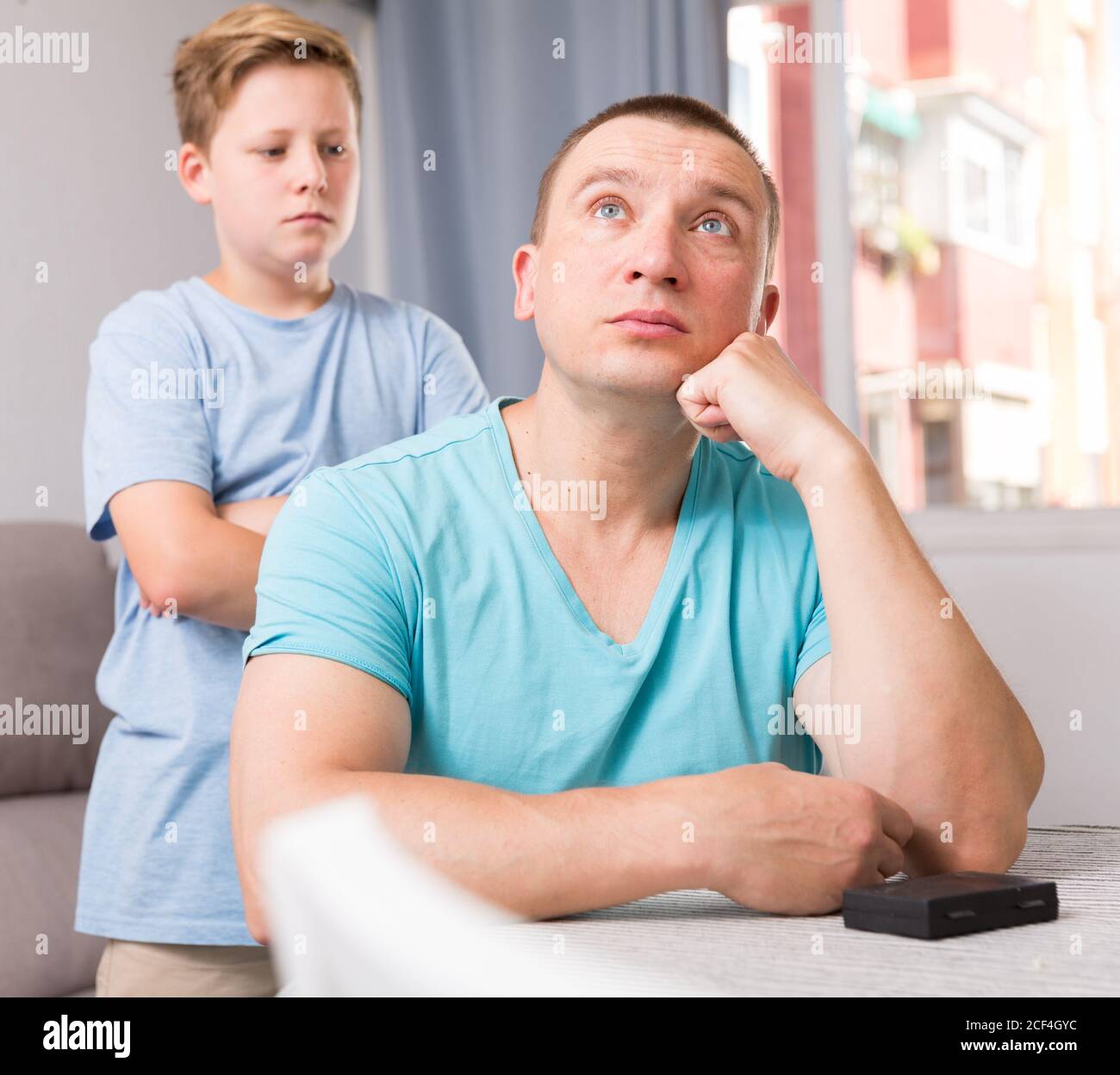 Father son serious talk boy hi-res stock photography and images - Alamy