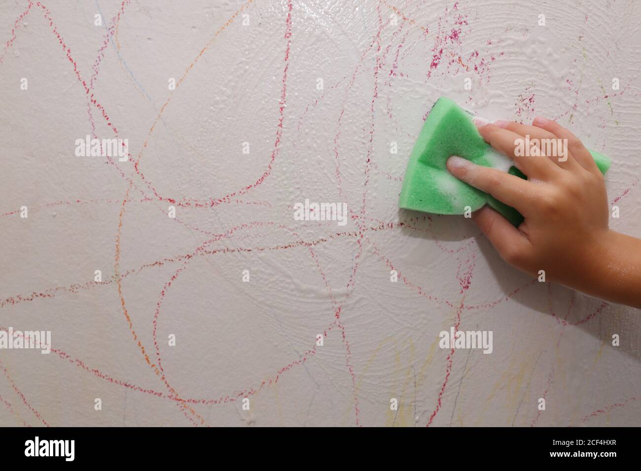 Sponge washing walls hi-res stock photography and images - Alamy