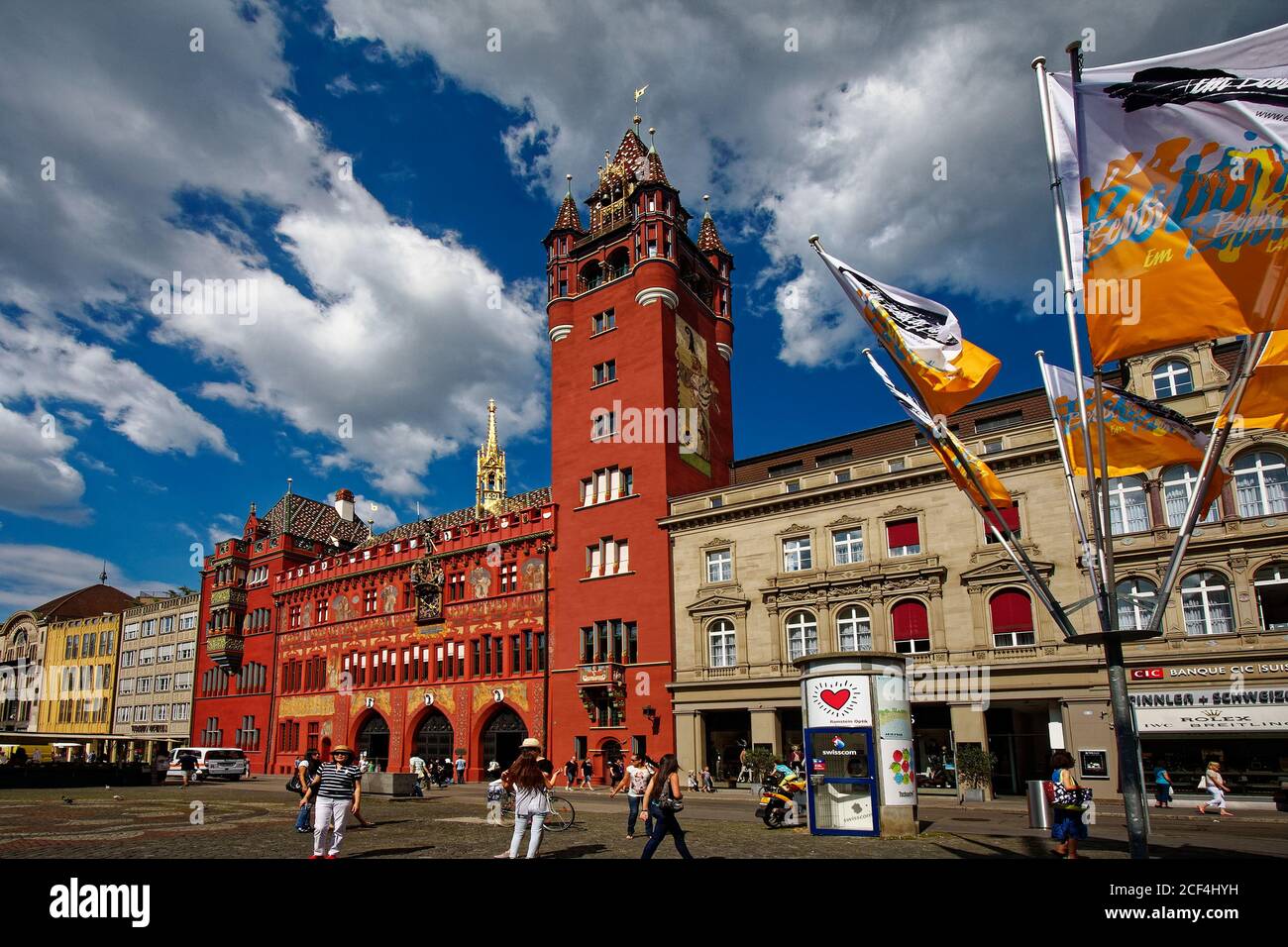 Marktplatz, large square, Rathaus, City Hall, ornate red building ...