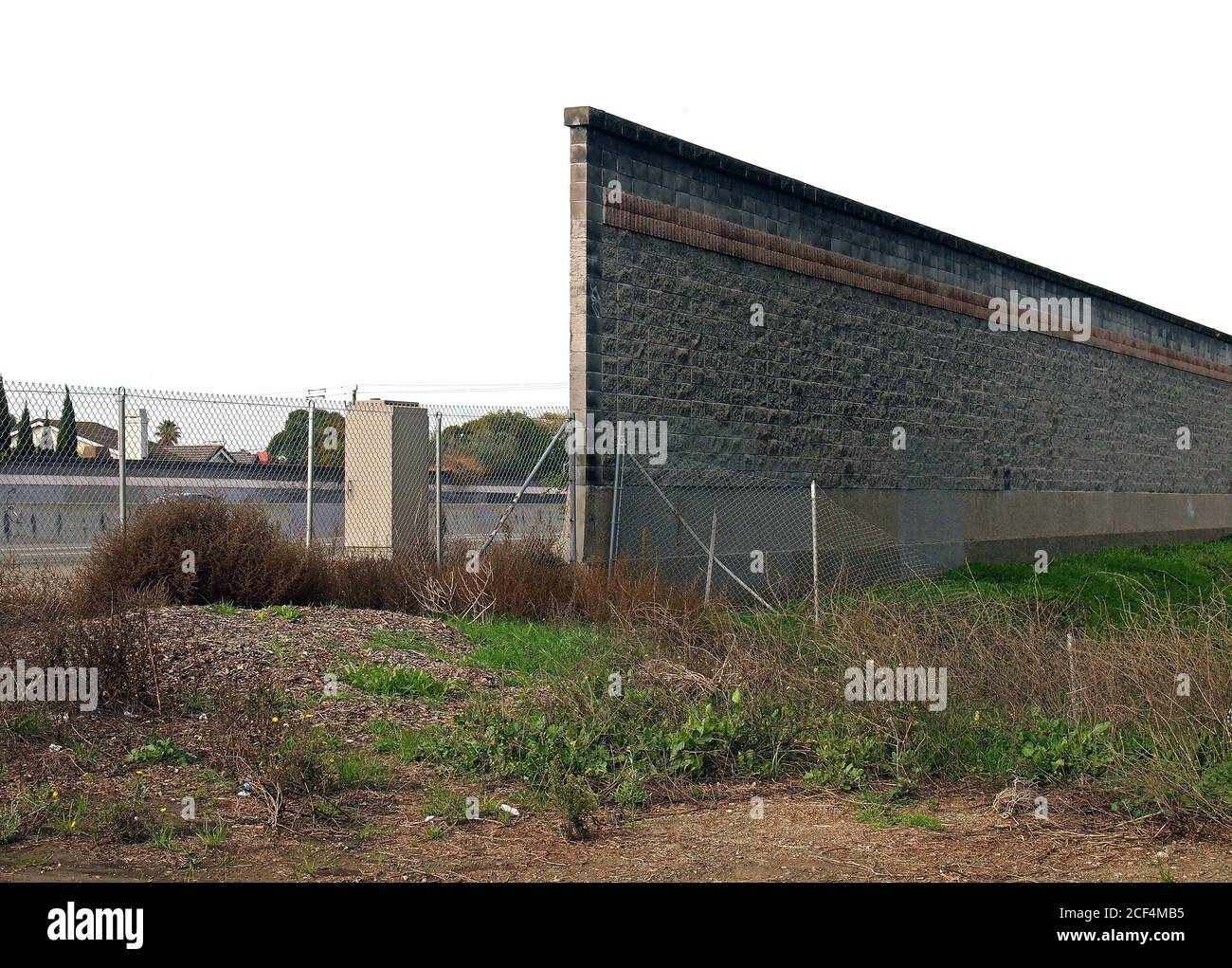 Sound barrier wall hi-res stock photography and images - Alamy