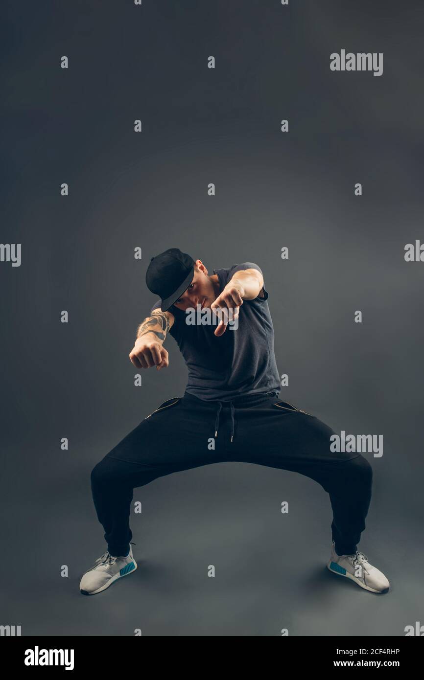 man dancing street dance Stock Photo - Alamy