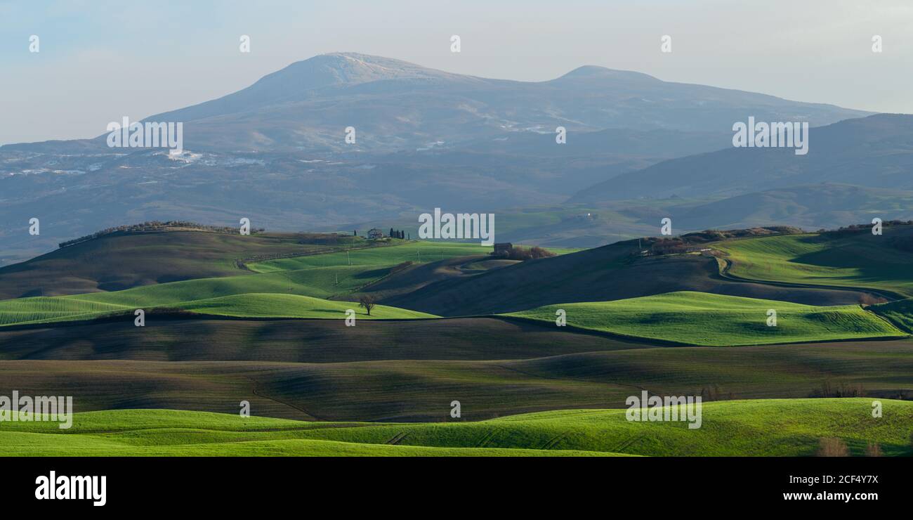 Endless green fields in italy hi-res stock photography and images - Alamy