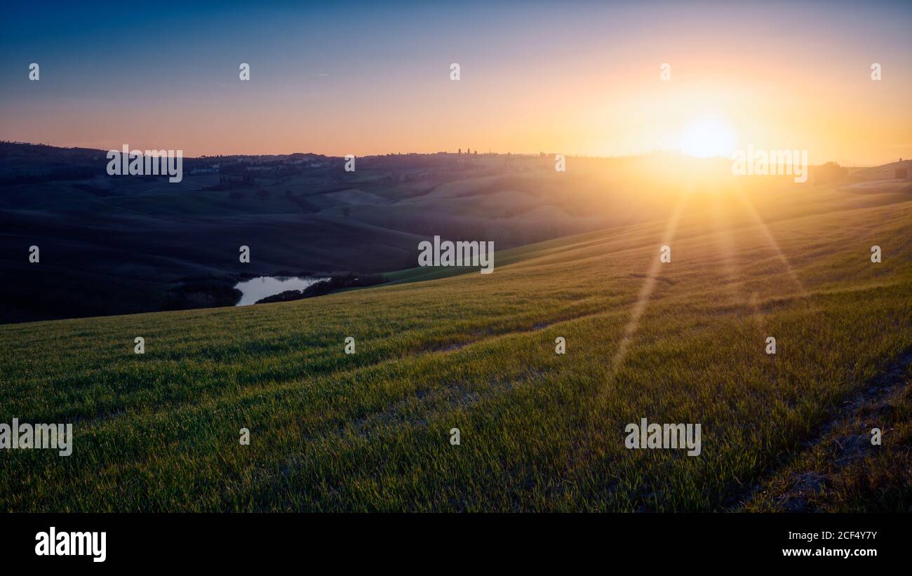 Endless green fields in italy hi-res stock photography and images - Alamy