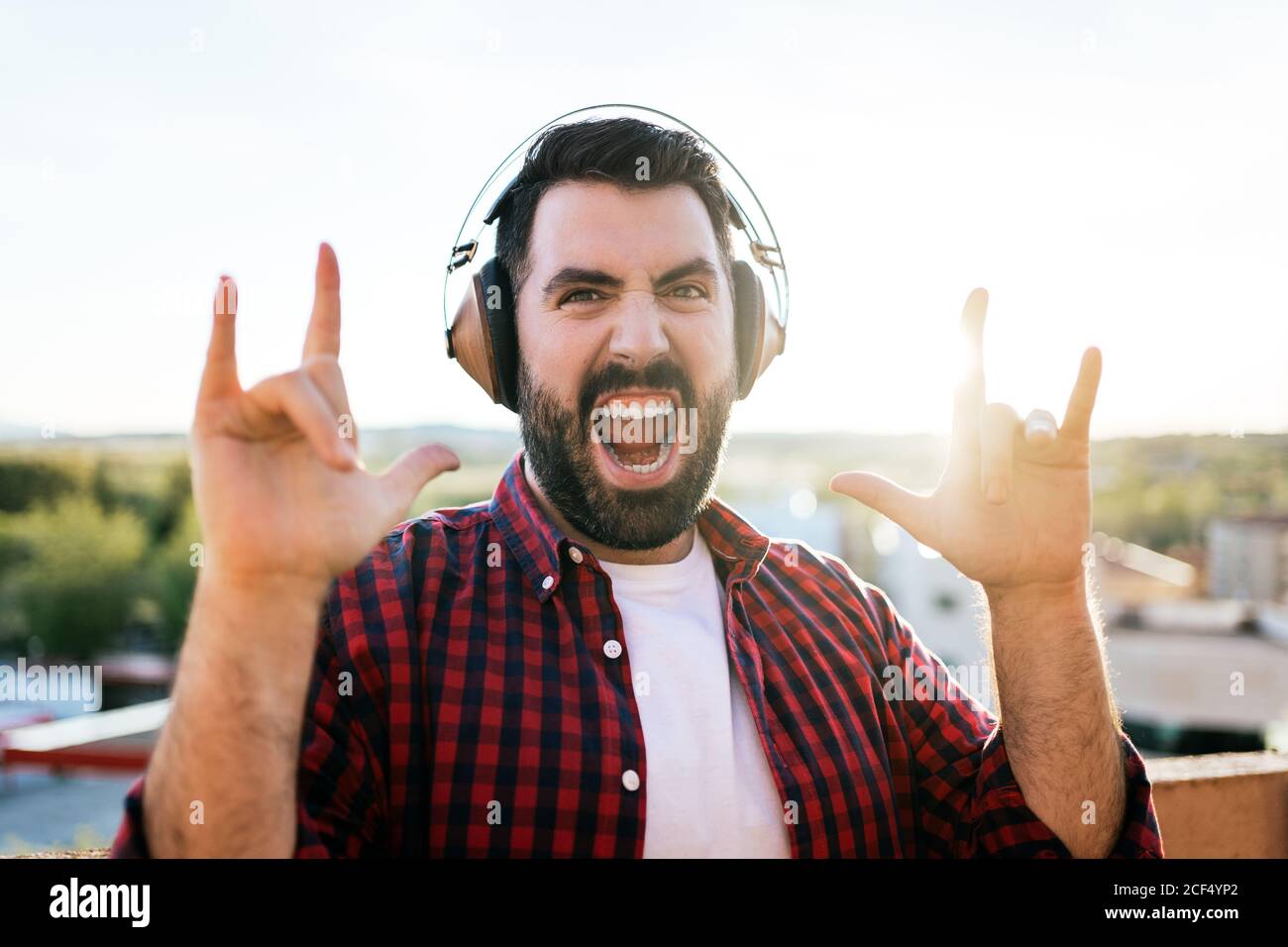 Music outside hi-res stock photography and images - Alamy