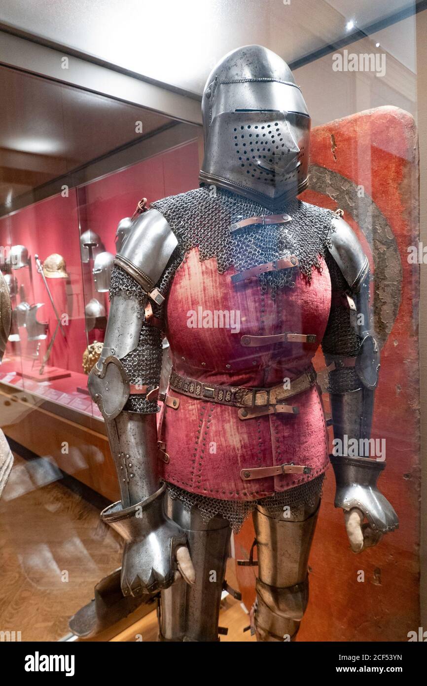 The Metropolitan Museum of Art "Arms and Armor" exhibit is a popular ...