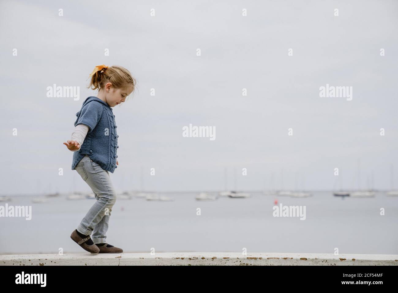 Walking the border hi-res stock photography and images - Alamy