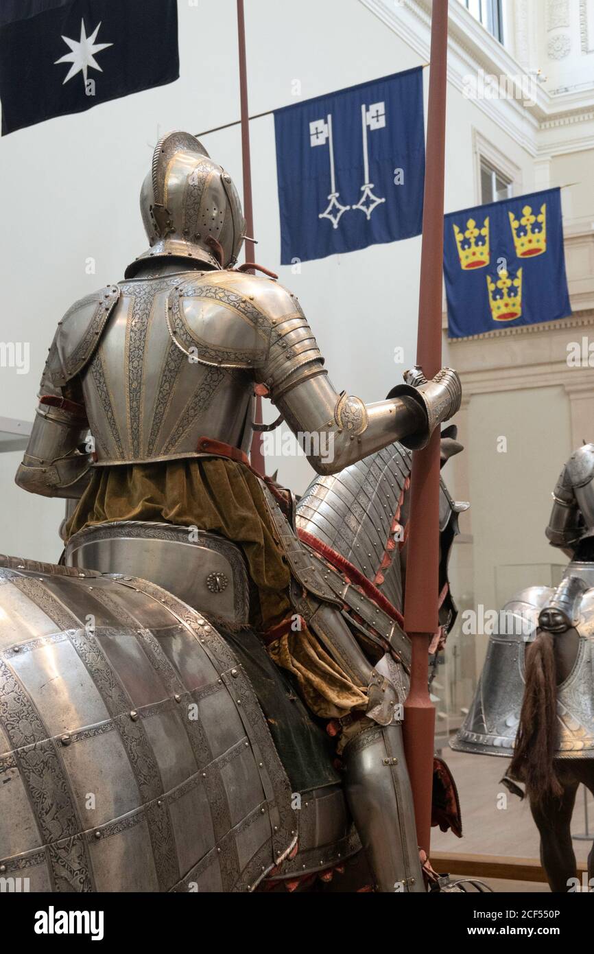 Armor knight museum hi-res stock photography and images - Alamy