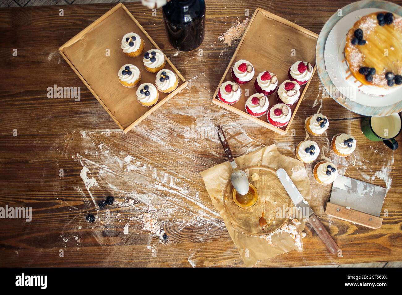 Loads of cake hi-res stock photography and images - Alamy