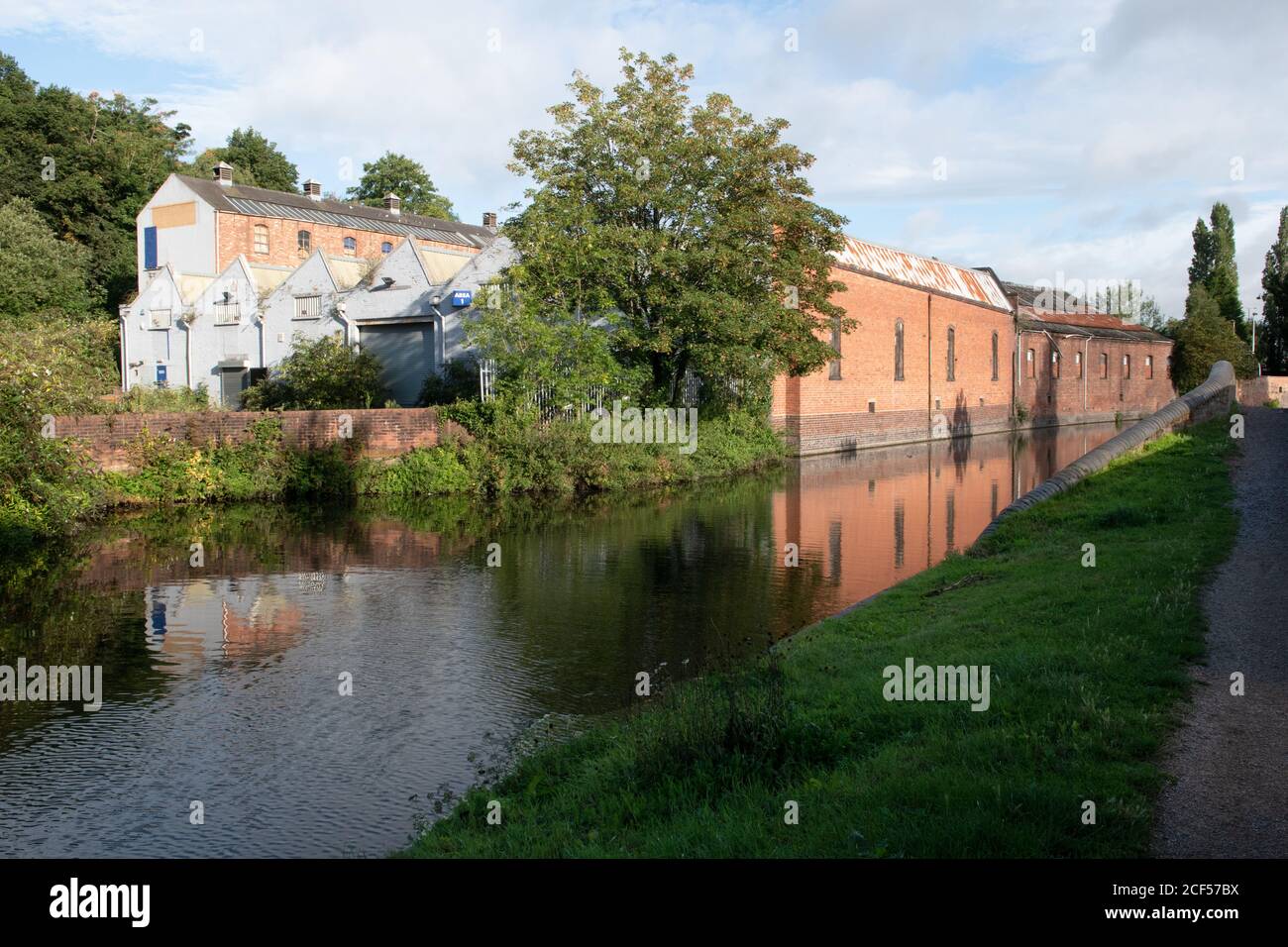 Red brick factory hi-res stock photography and images - Alamy