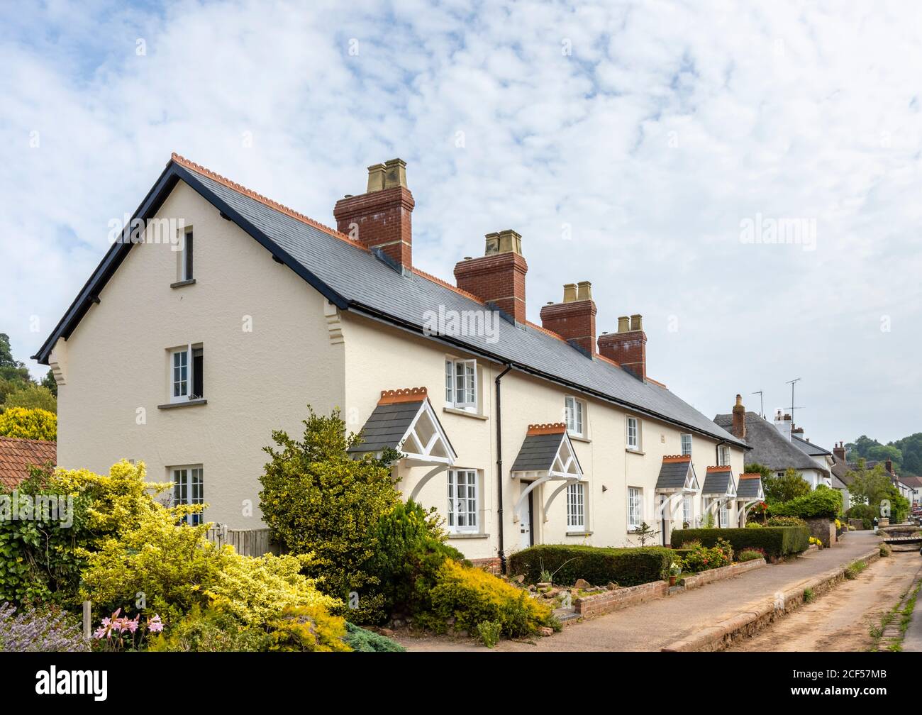 Typical English Cottage High Resolution Stock Photography and Images ...
