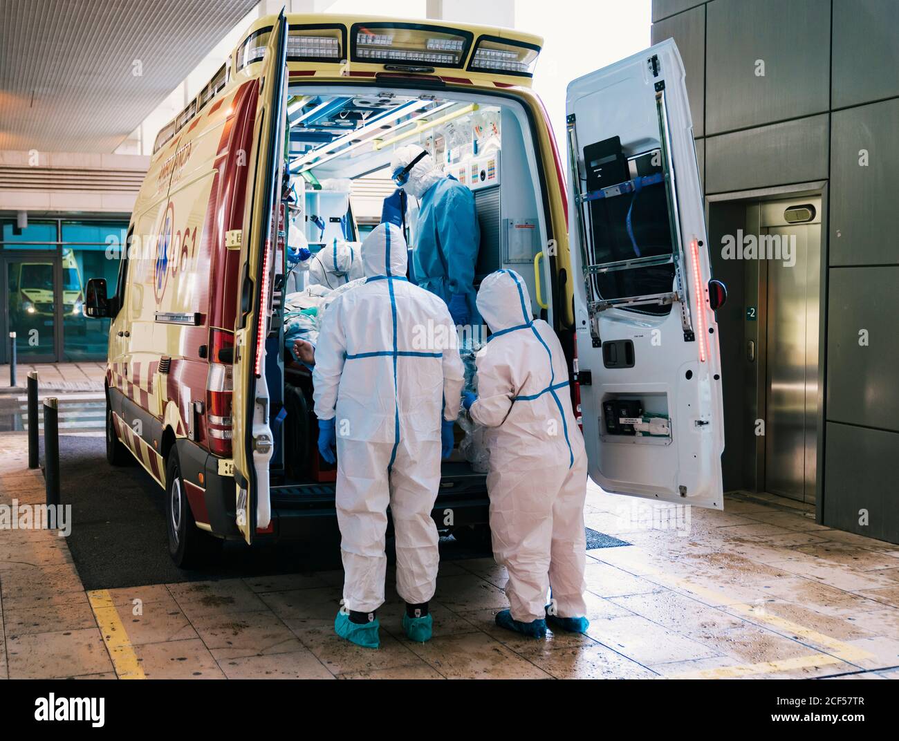 Ambulance staff prepare hi-res stock photography and images - Alamy