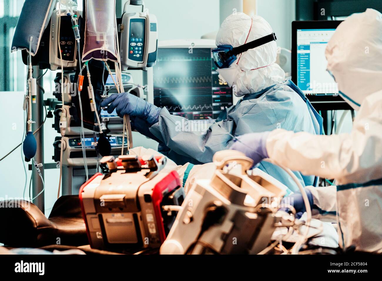 Ambulance staff prepare hi-res stock photography and images - Alamy
