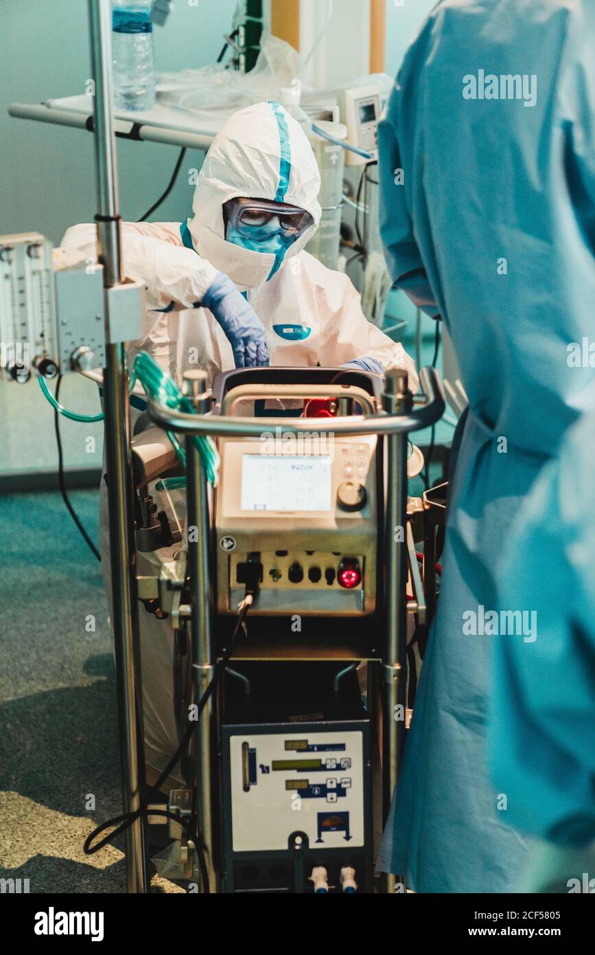 Lab in operation hi-res stock photography and images - Alamy