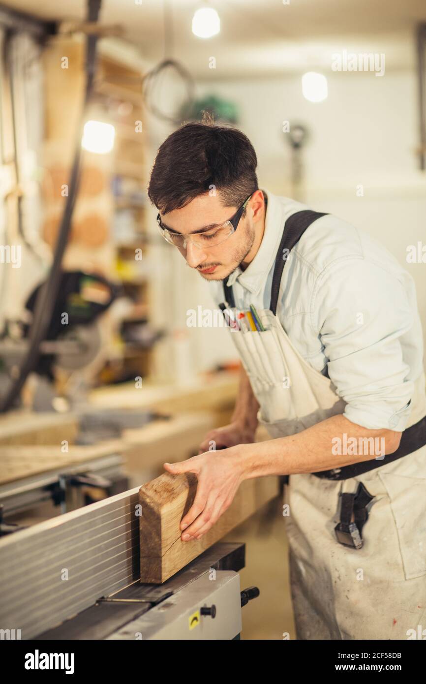 Dressed timber hi-res stock photography and images - Alamy