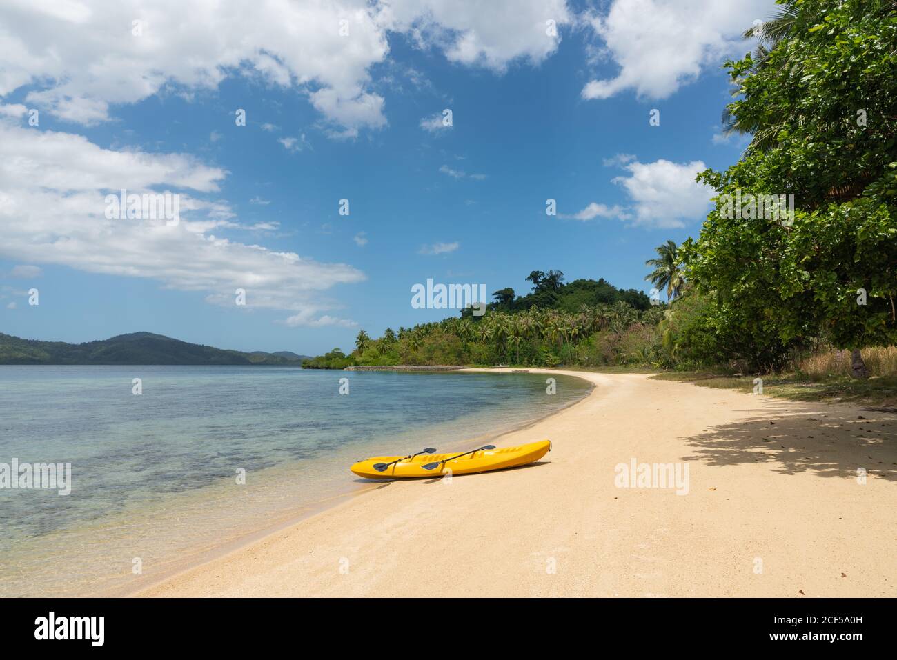 Empty canoe hi-res stock photography and images - Alamy