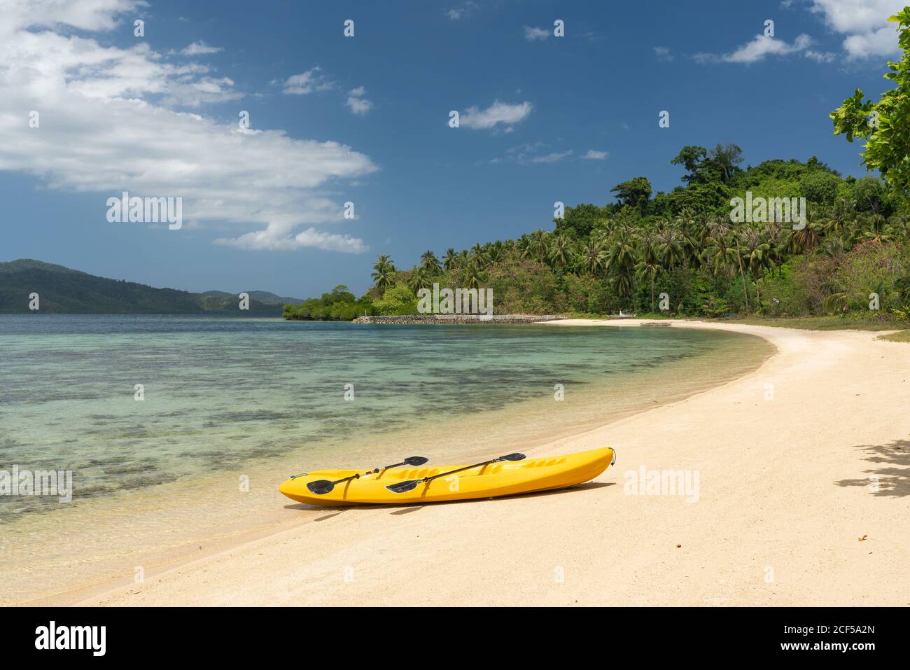 Empty canoe hi-res stock photography and images - Alamy