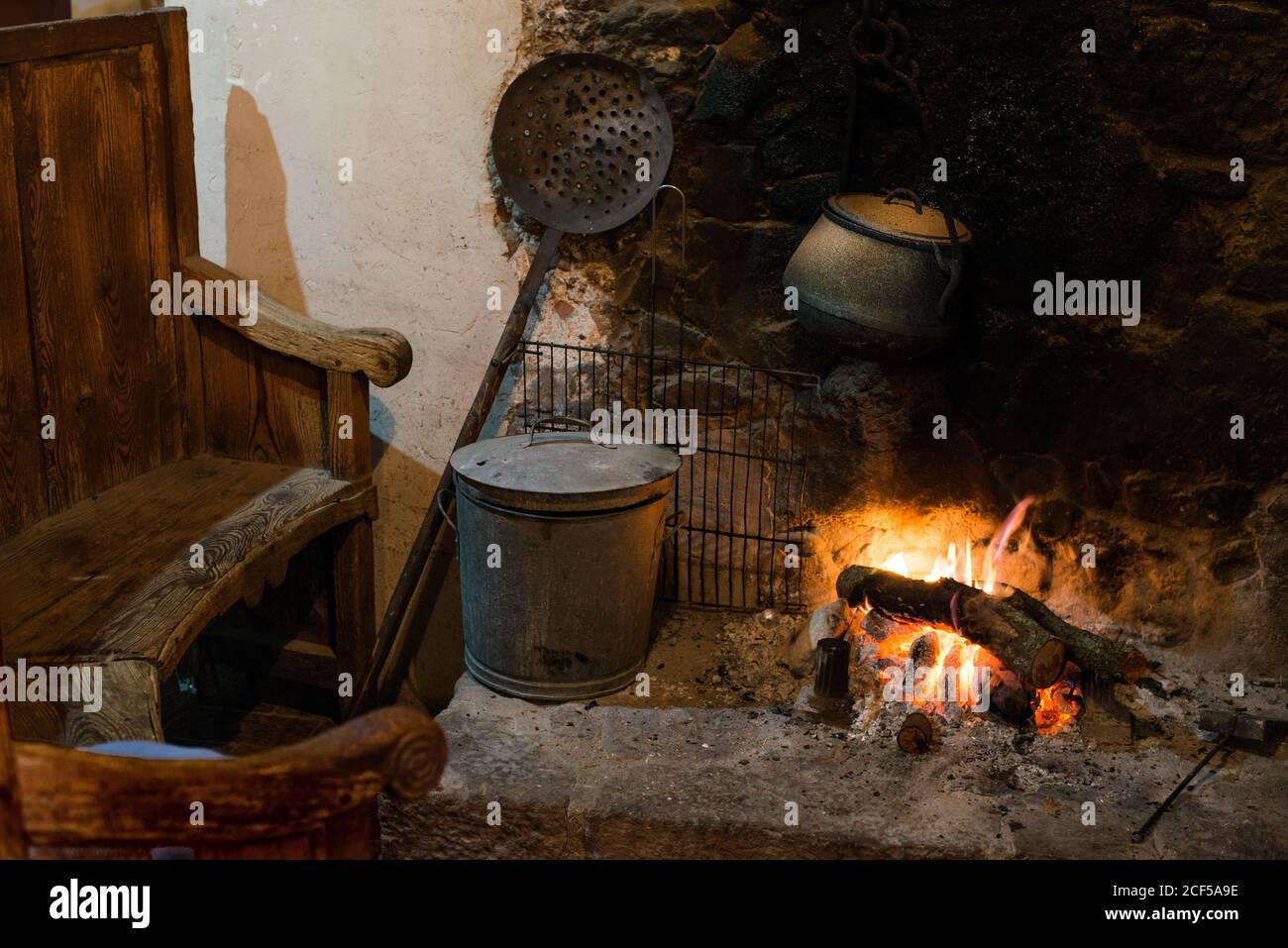 Kitchen fireplace hi-res stock photography and images - Alamy